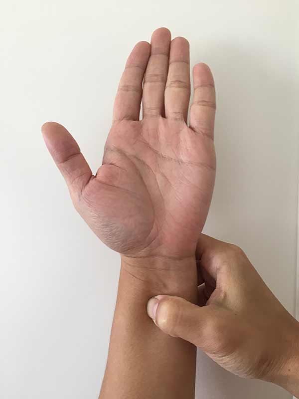 Acupressure Points For Stress That You Can Use Easily - TCM Tips